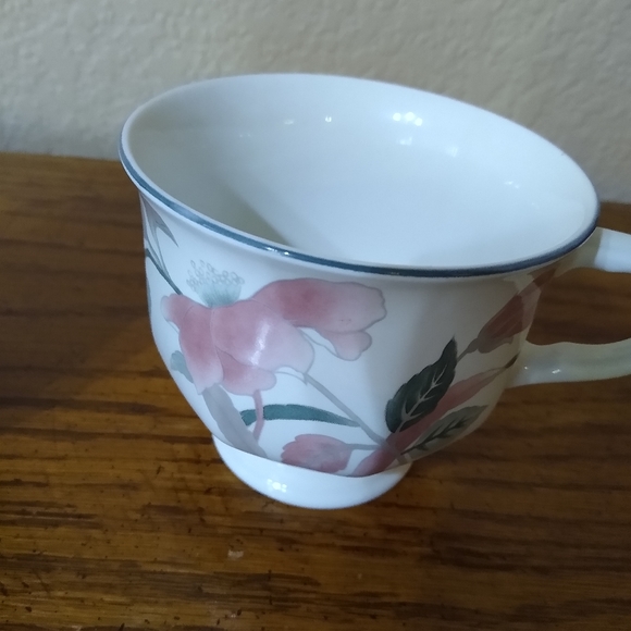 Mikasa | Kitchen | Mikasa Silk Flowers Footed Tea Cups | Poshmark
